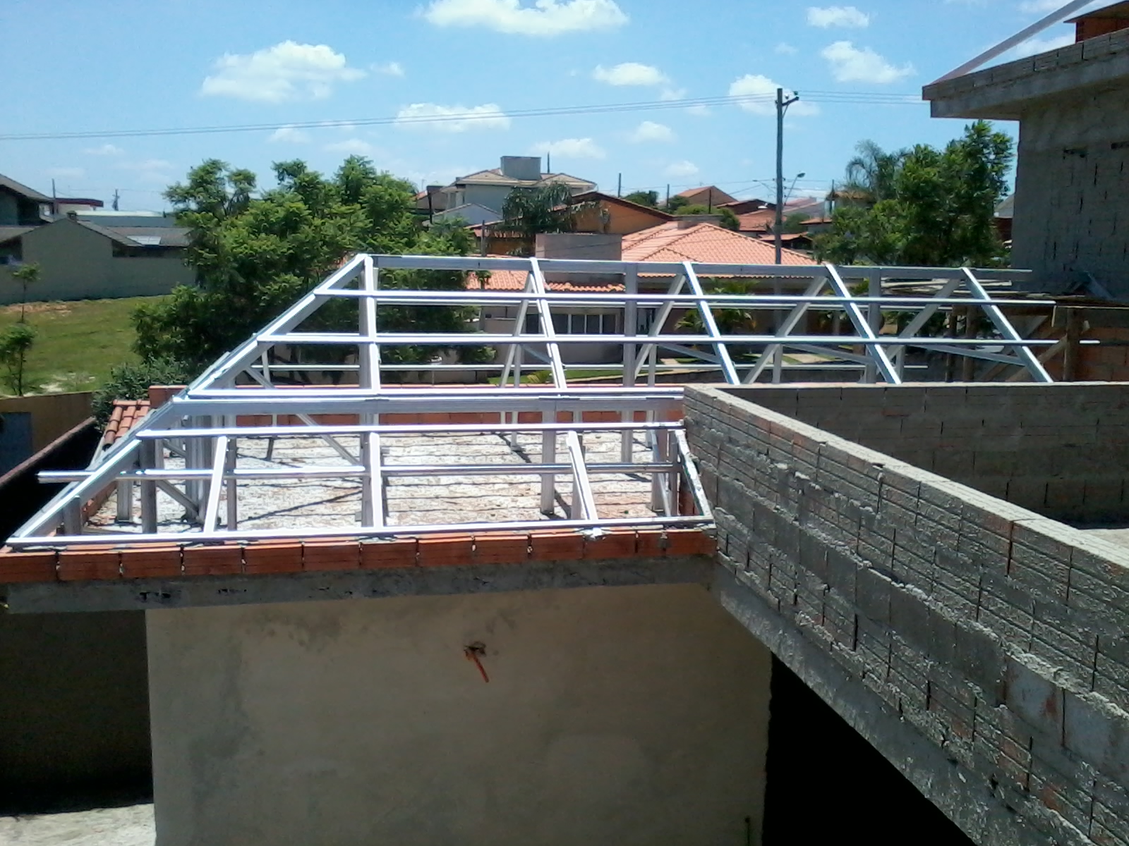 Vantagens do uso de Steel Frame no telhado - Torre Steel